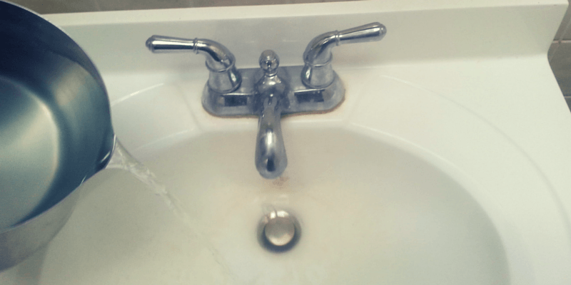 flush bathroom sink